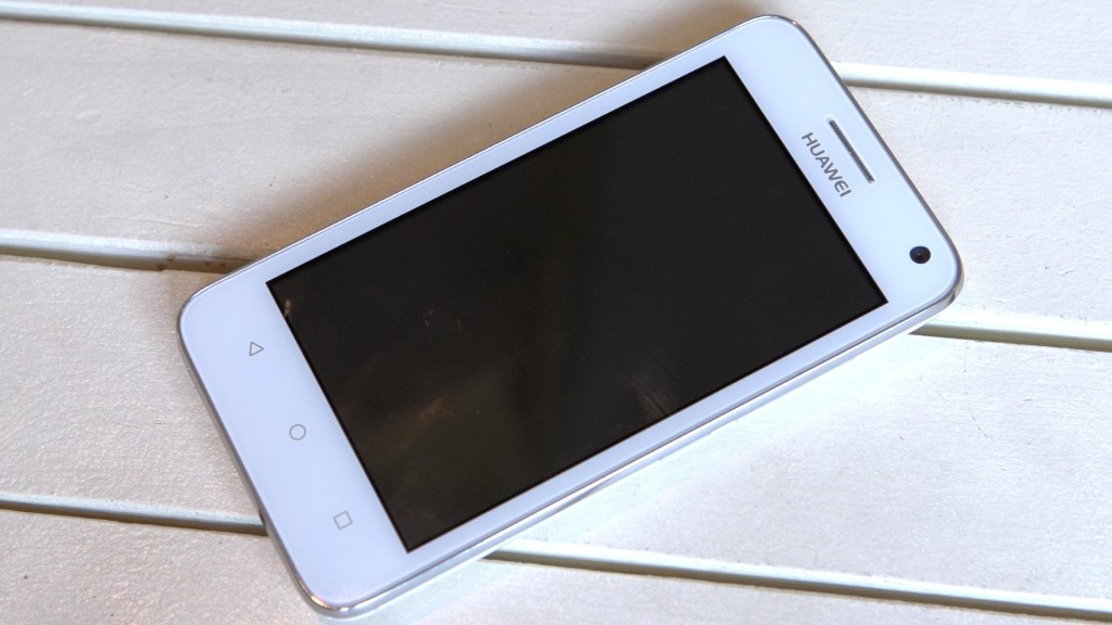 Huawei Y360 budget Android smartphone comes full circle (hands-on) - GearOpen.com