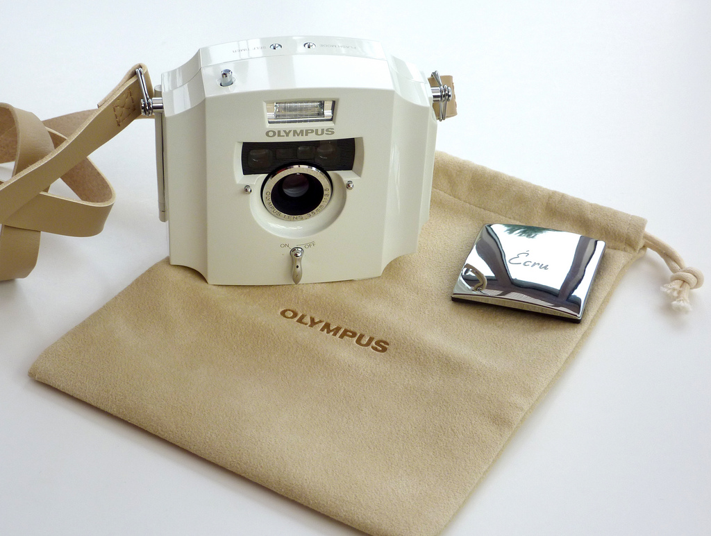 The 10 Weirdest Cameras of All Time - GearOpen.com