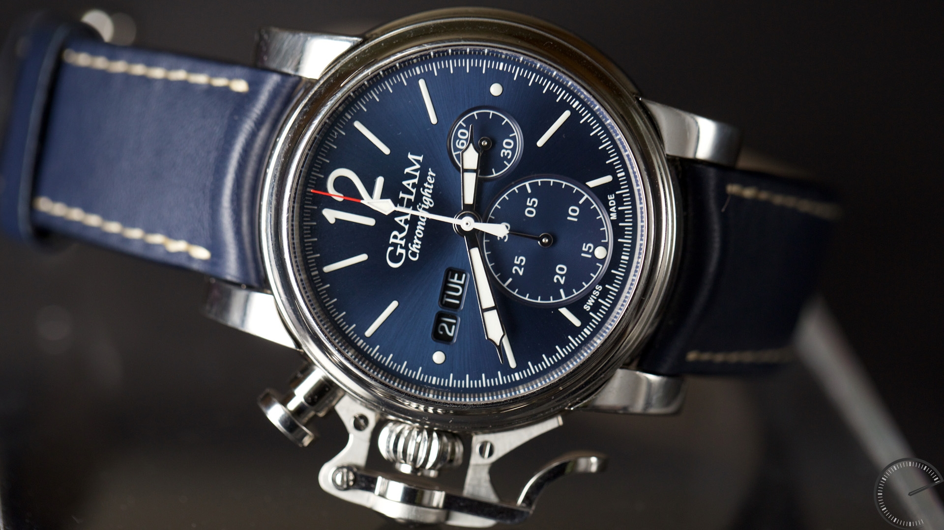 Graham Chronofighter Vintage Watch Hands-On - GearOpen.com