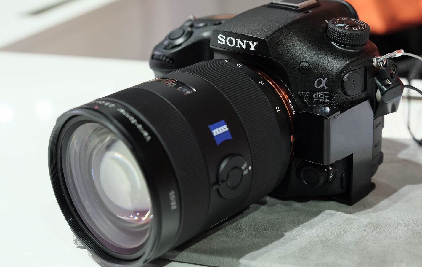 Sony A99 Vs Sony A99 II Comparisons GearOpen Sony A99 Vs Sony A99 II Comparisons GearOpen