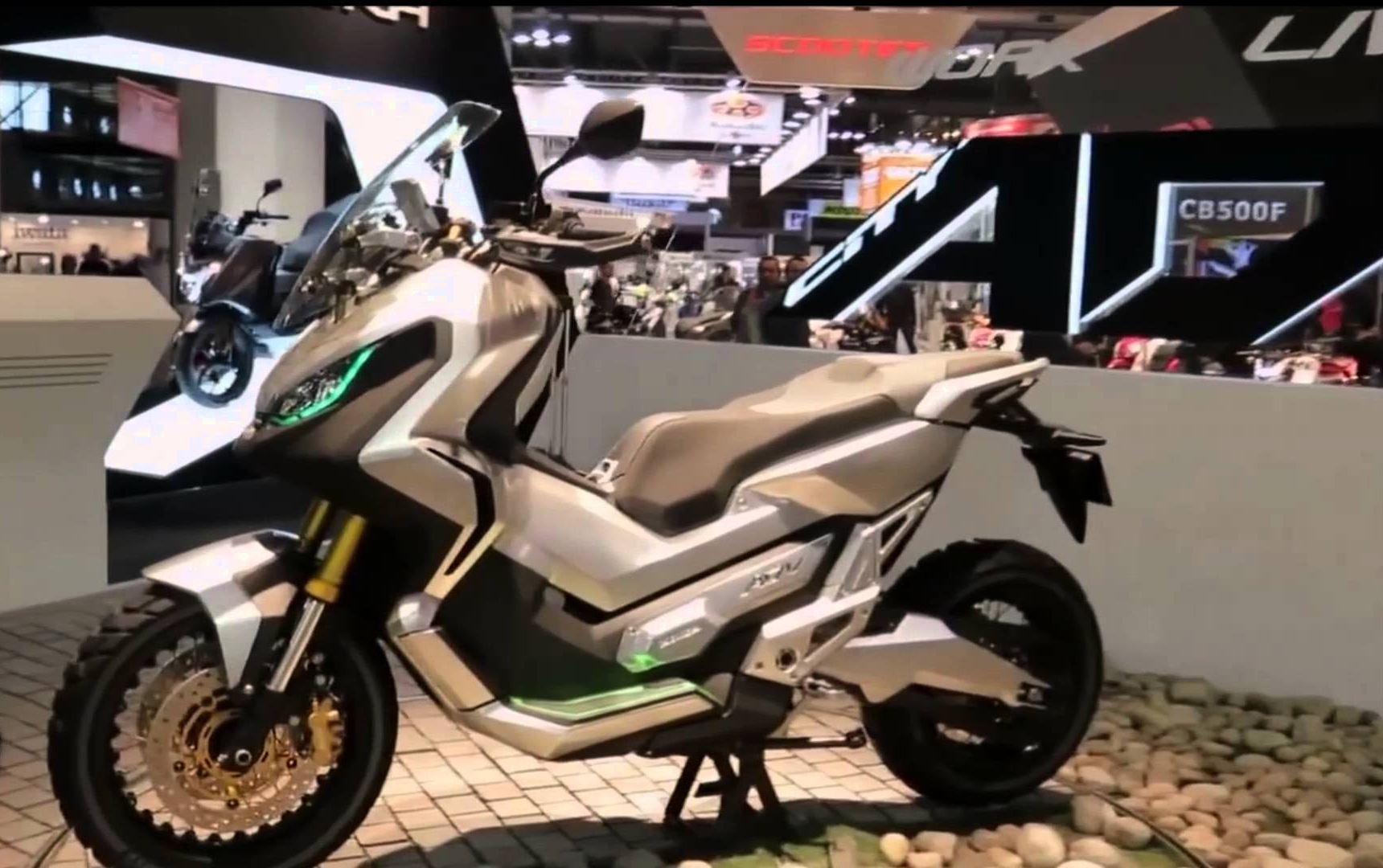 2017 Honda X-ADV Scooter Preview - GearOpen.com