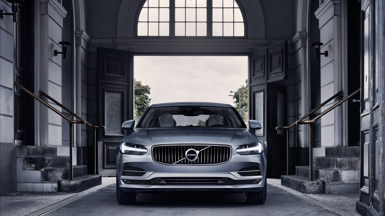 The limits of semi-autonomous driving tech: We go Volvo Pilot Assist II ...