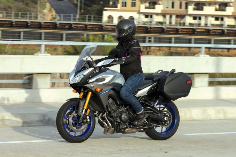 2015 - 2017 Yamaha FJ-09 Review - GearOpen.com