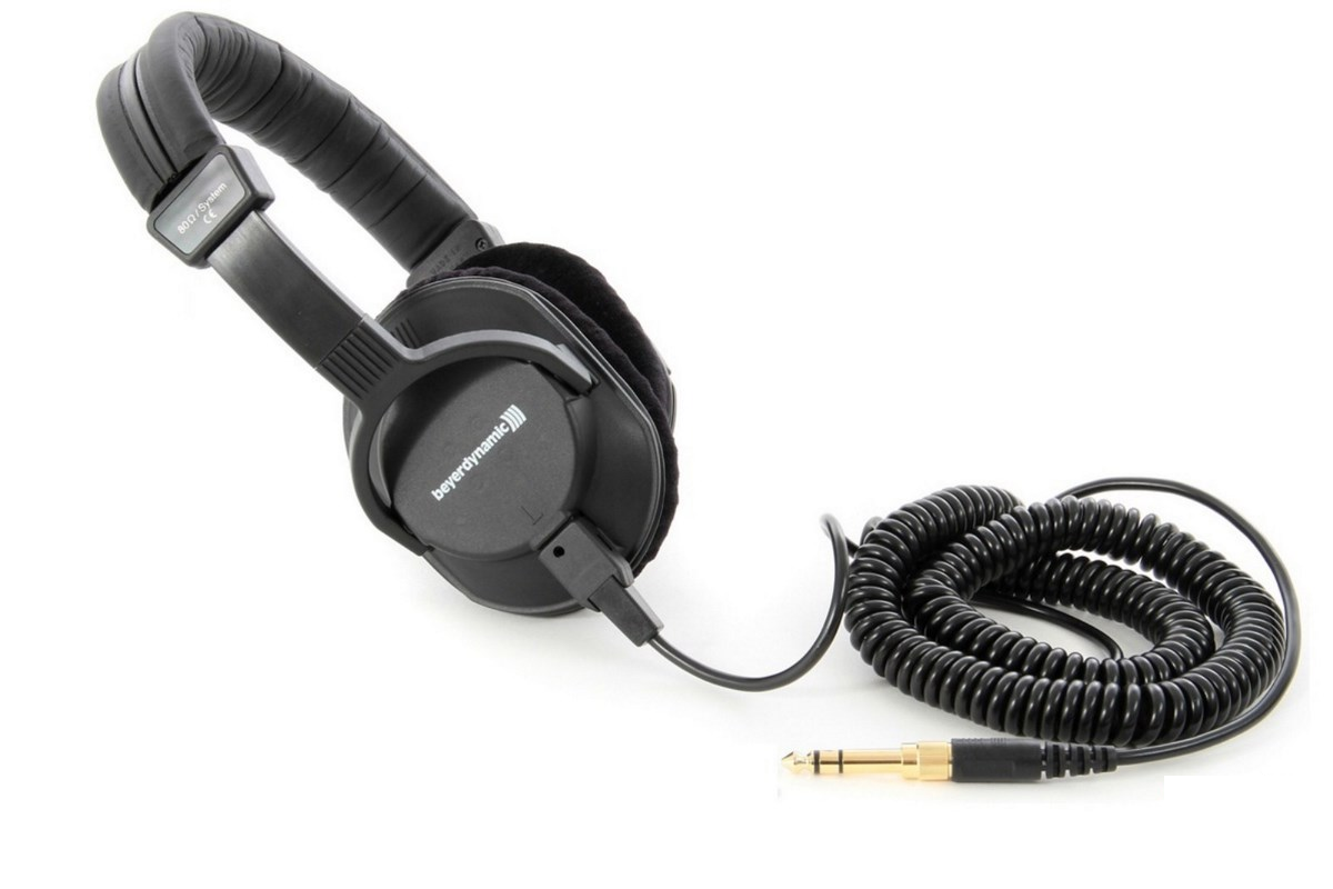 Beyerdynamic DT 250 Review - GearOpen.com