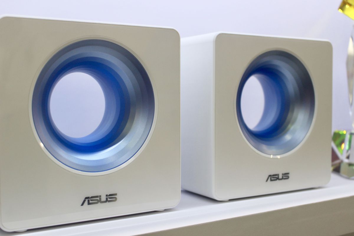 ASUS Blue Cave Smart Wi-Fi Router Hands-on Review - GearOpen.com