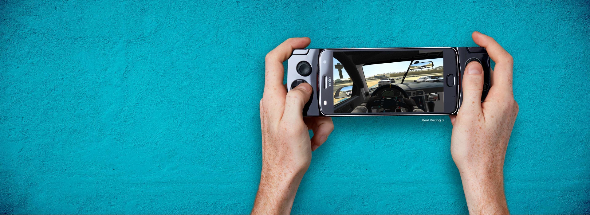 Motorola Gamepad Moto Mod Review: Great for tiny hands - GearOpen.com