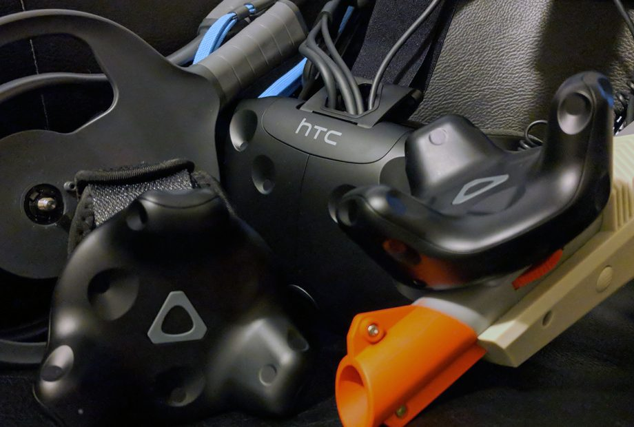 HTC VIVE Tracker Review with Gun, Straps, and Paddles - GearOpen.com