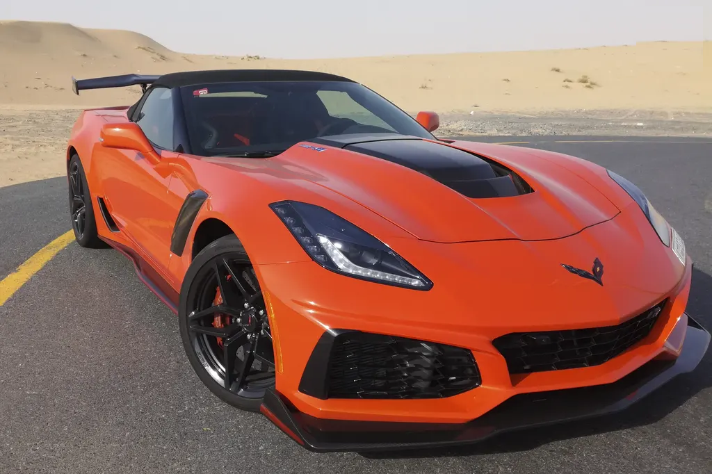 Chevrolet Corvette ZR1 Convertible 2018 Review : Road Test | GearOpen