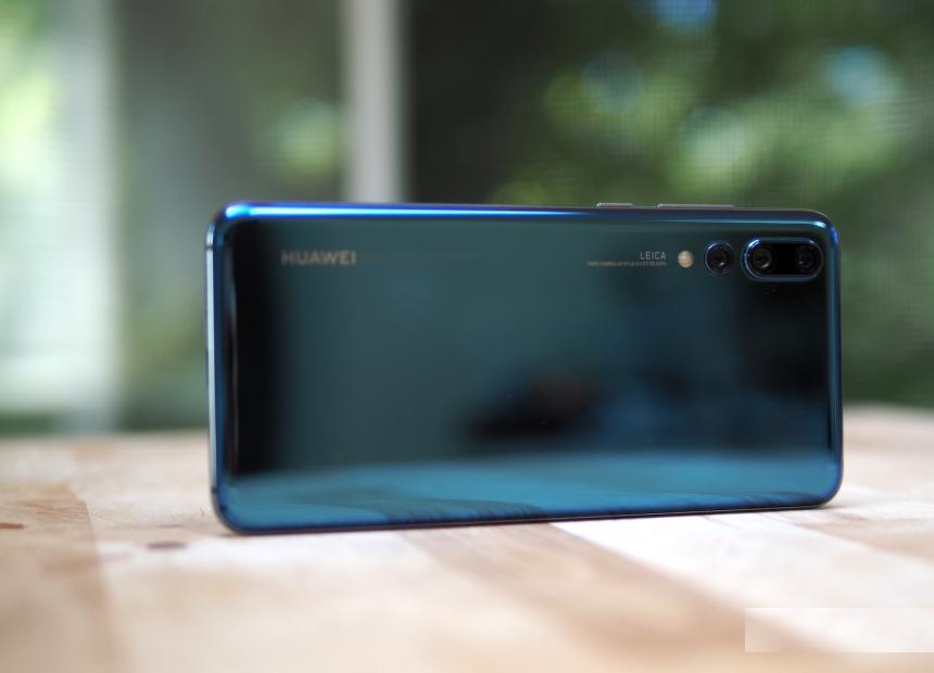 Huawei in 2019: four cameras, foldable phones, flagship stores ...