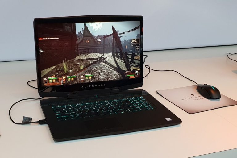 2019 Alienware m17 first look - GearOpen.com