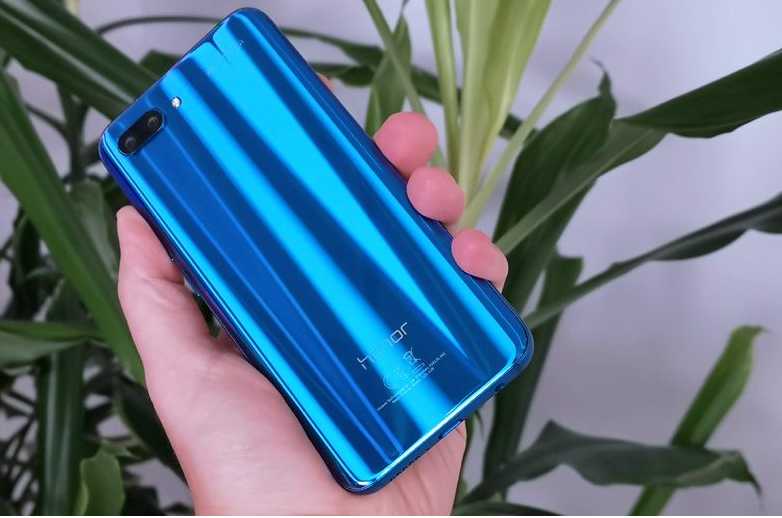 Best Mid-range Smartphones 2019: 7 great phones for half the price of a ...