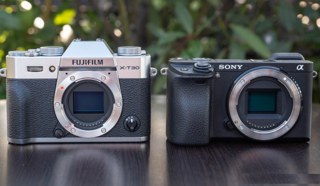Fujifilm X-T30 vs Sony a6400 – The 10 Main Differences - GearOpen.com