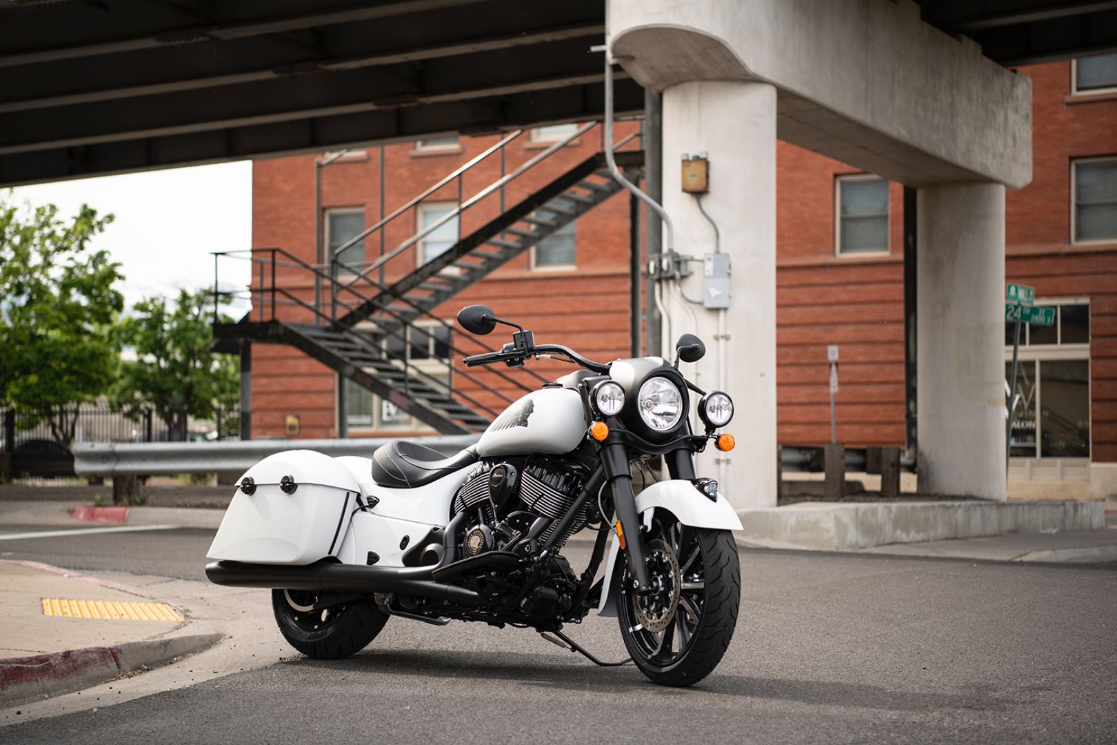 2019 Indian Springfield Dark Horse Review - GearOpen.com