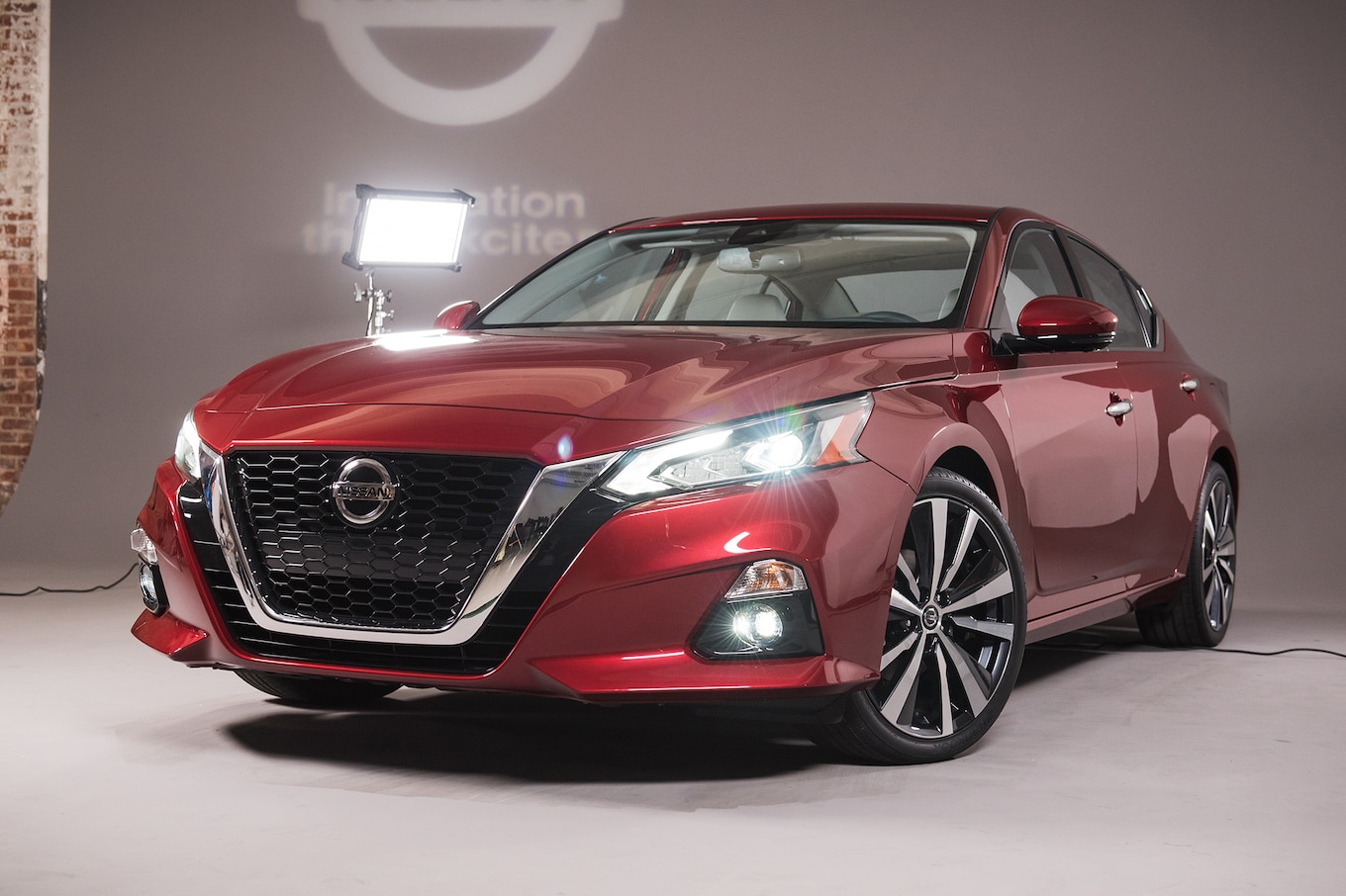 The 2019 Nissan Altima Just Outcornered the New BMW 3-Series - GearOpen.com