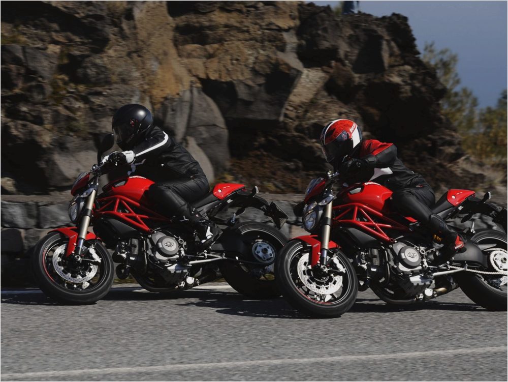 Church Of MO: Ducati Monster 1100 Vs Harley-Davidson XR1200 - GearOpen.com