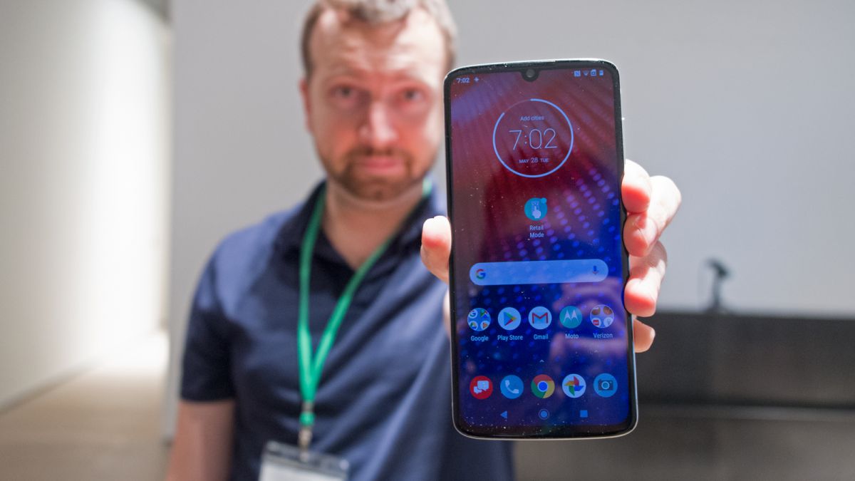 Hands on: Moto Z4 review - GearOpen.com