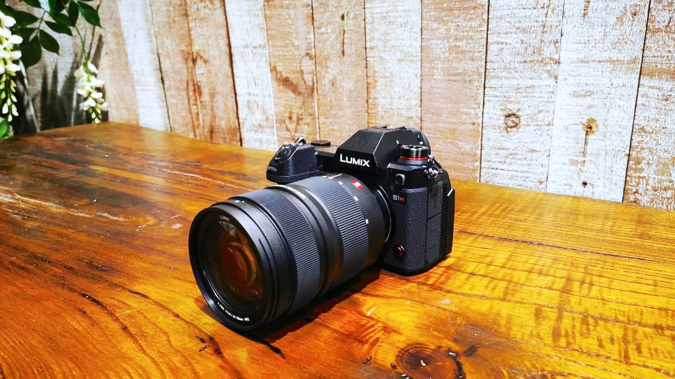 Hands on: Panasonic Lumix S1H review - GearOpen.com