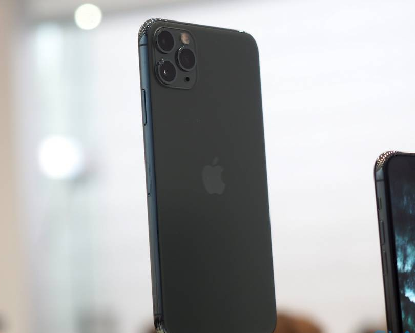 I can’t stop thinking about the Midnight Green iPhone 11 Pro - GearOpen.com