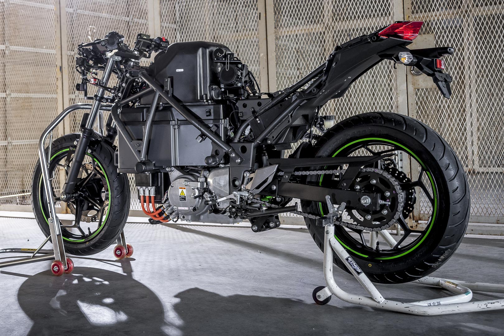 KAWASAKI ELECTRIC MOTORCYCLE FIRST LOOK (8 FAST FACTS) - GearOpen.com
