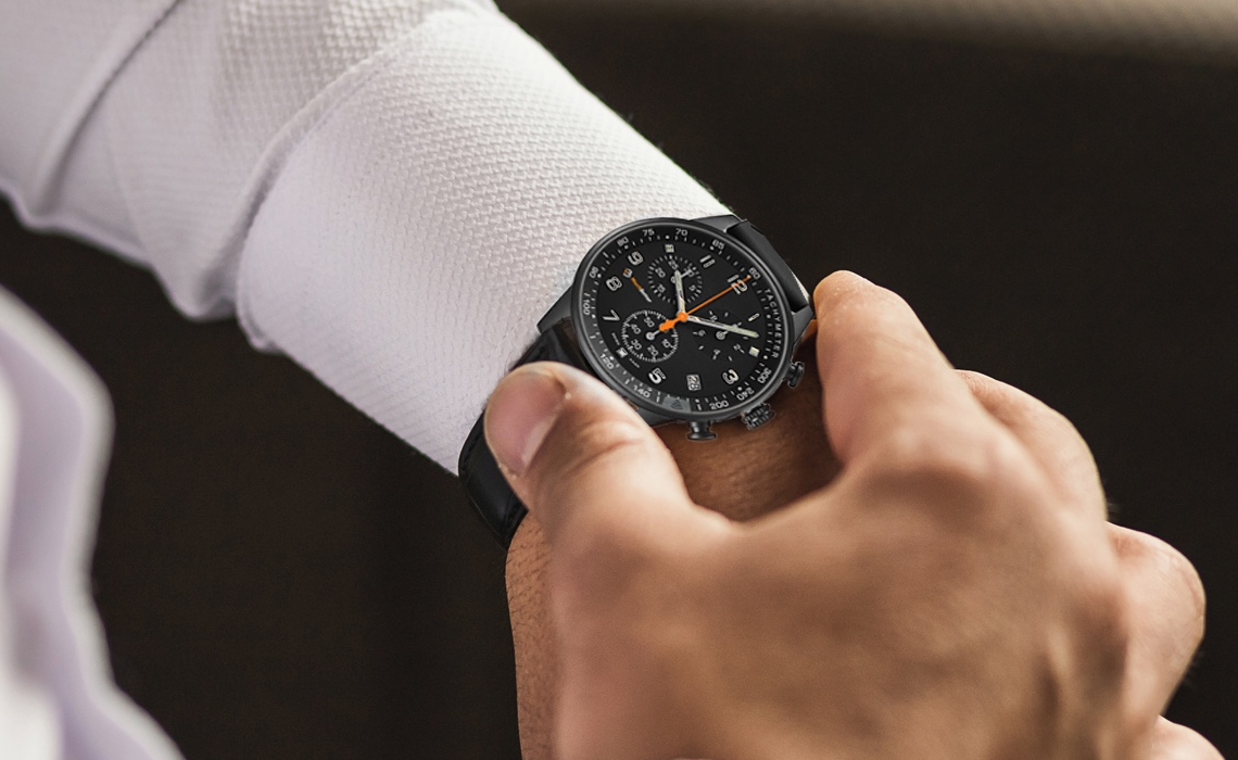 Wearable tech start-up blends NFC into the glass of Swiss watches ...