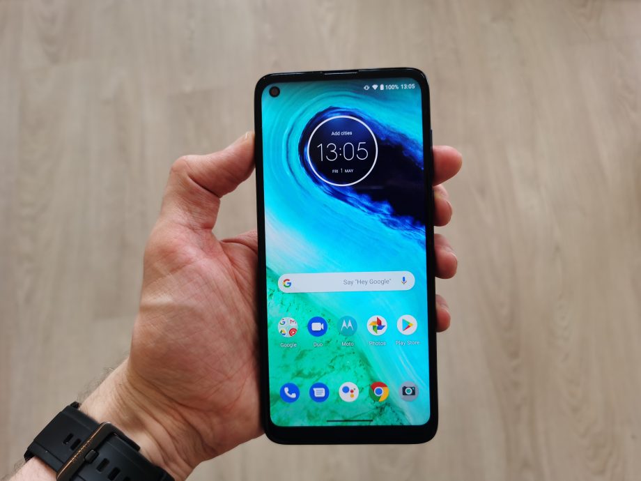 Motorola Moto G8 Review - GearOpen.com