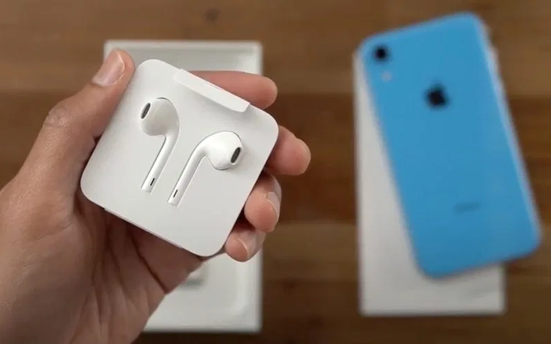 iPhone 12 may not include EarPods, but don’t expect free AirPods ...