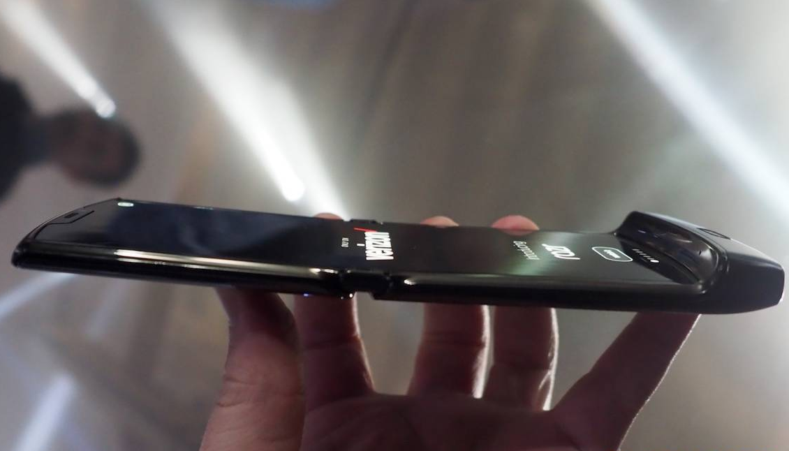 Motorola RAZR update delivers Android 10: Is it enough? - GearOpen.com