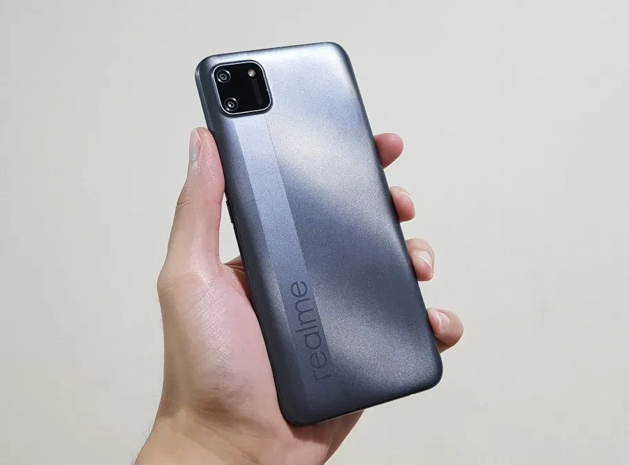 realme C11 – an affordable smartphone for online learning - GearOpen.com