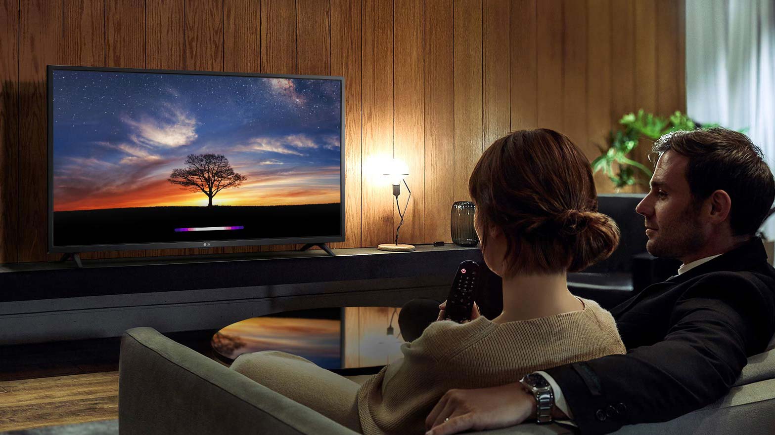 LG UM7300PUA Review - GearOpen.com