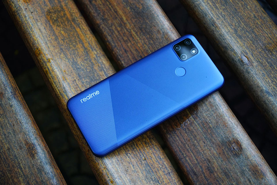 Realme C12 First Impressions - GearOpen.com