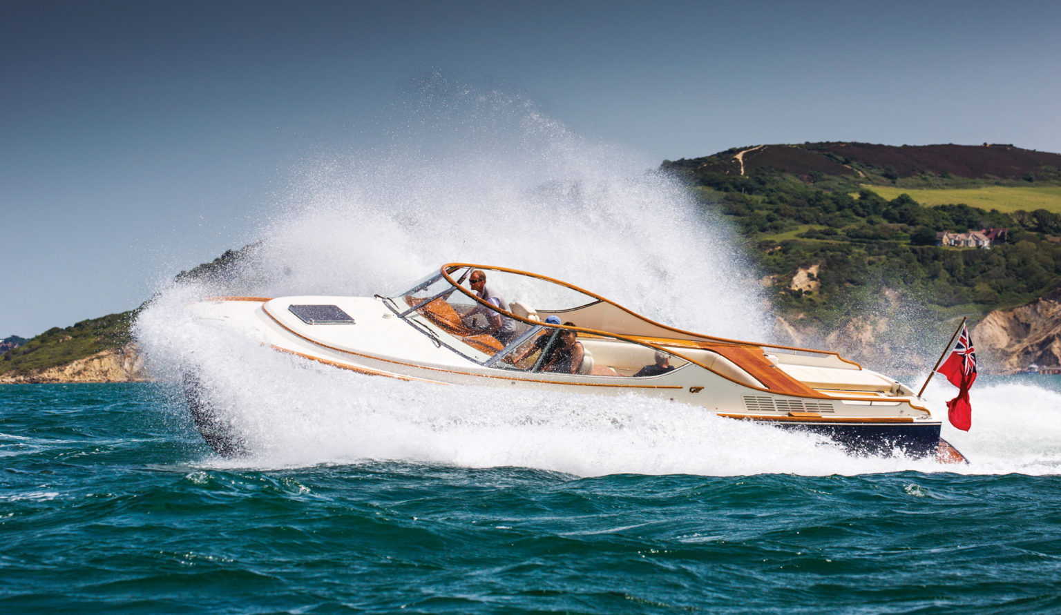 Hinckley R34 test drive review: American icon goes topless - GearOpen.com