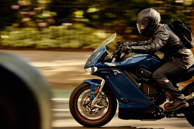 The Zero SR/S Manages to Be Sportier and Comfier Than Its Older Brother ...