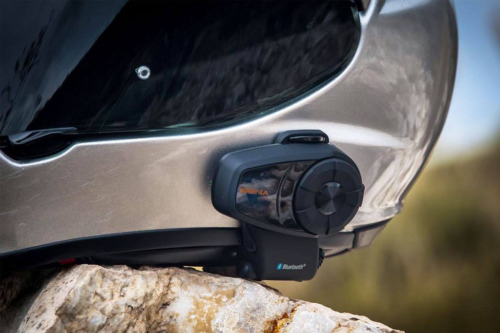 SENA 10S MOTORCYCLE BLUETOOTH COMMUNICATION SYSTEM REVIEW - GearOpen.com