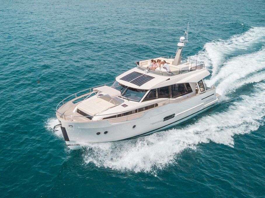 Greenline 48 Fly tour: This clever design is a hybrid yacht in more ...
