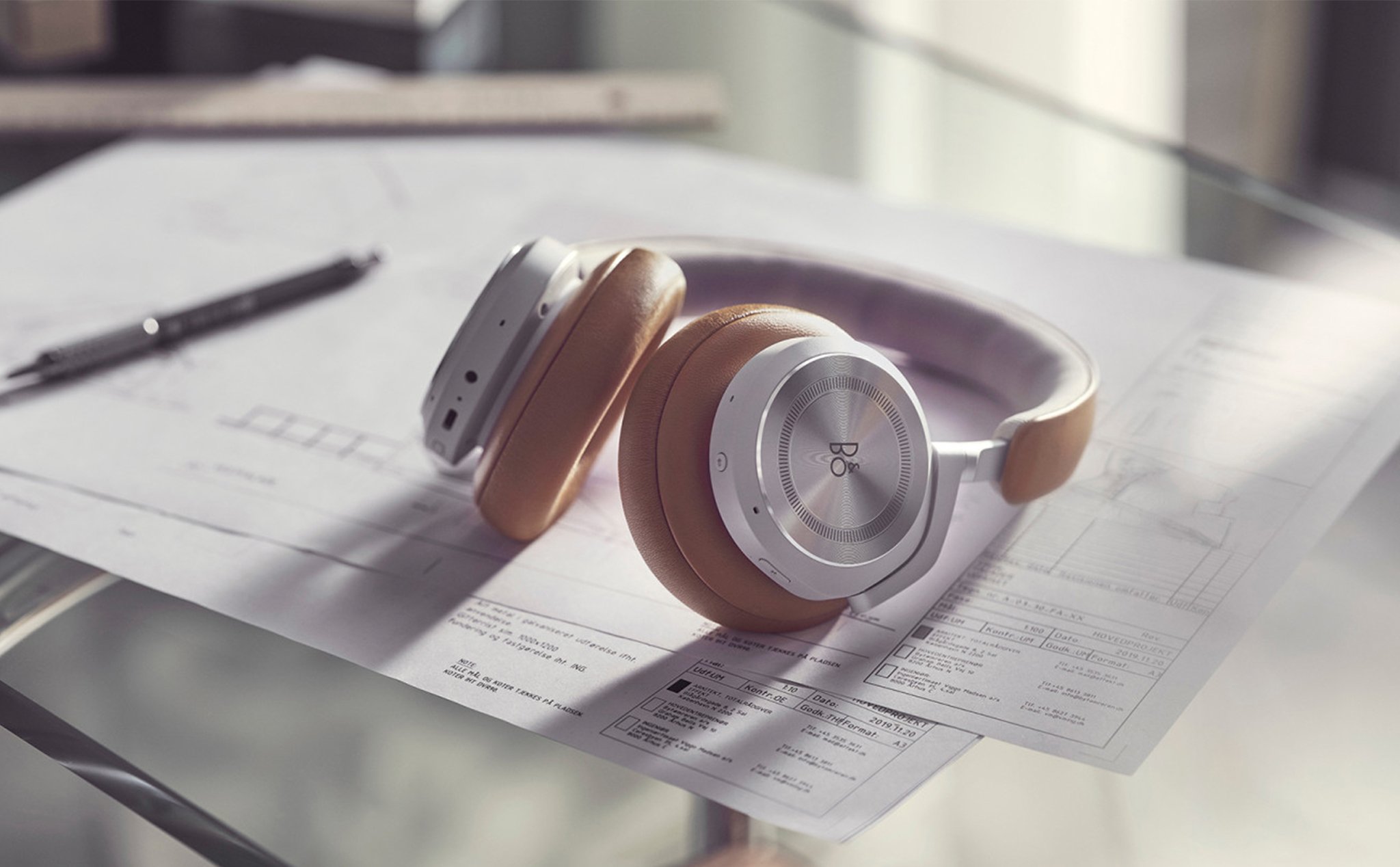 Bang & Olufsen Beoplay HX Review - GearOpen.com