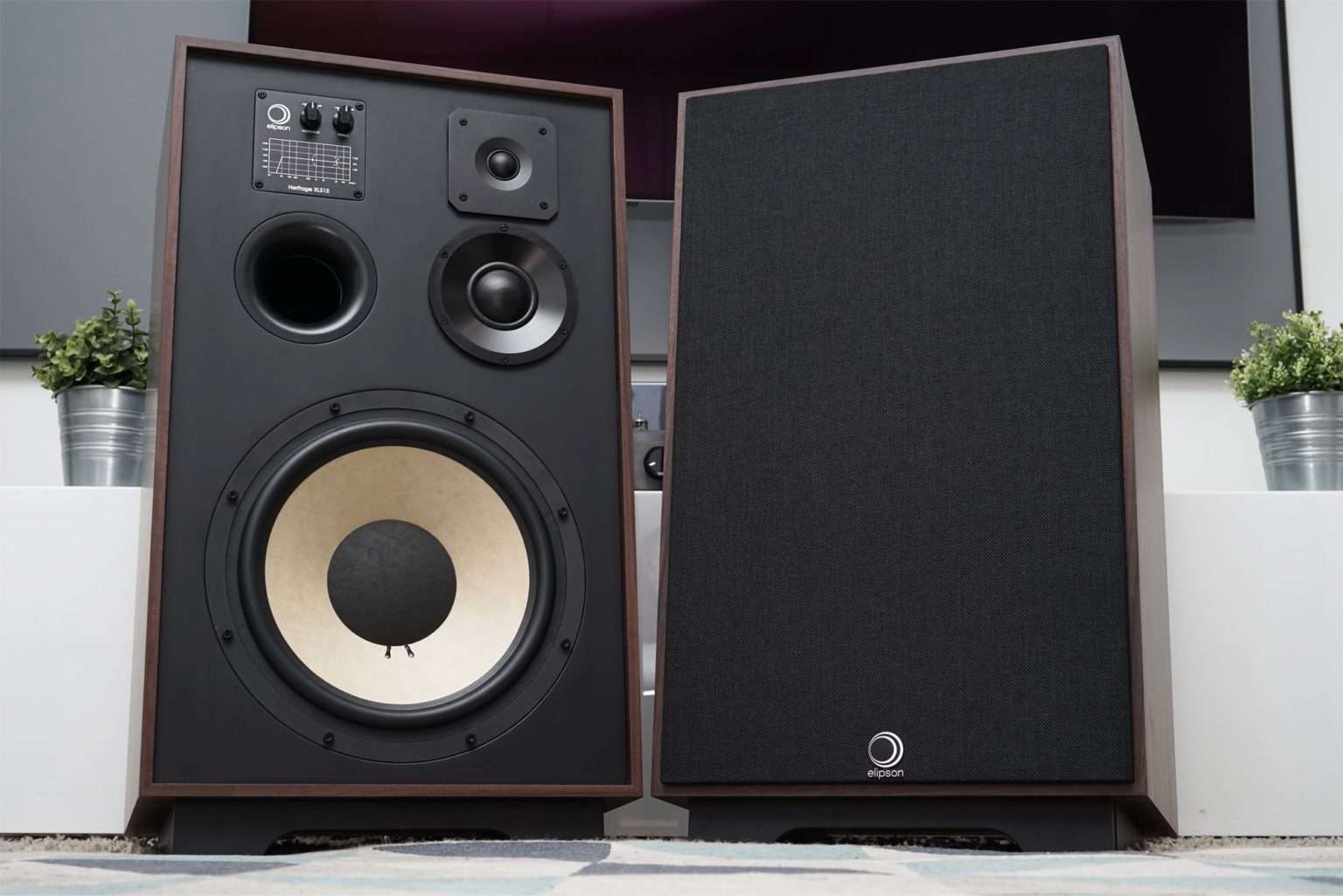 Elipson Heritage XLS 15 Speaker Review - GearOpen.com
