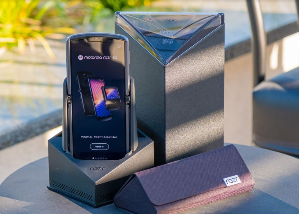 Motorola Razr foldable phone: Release date, specs, features and price ...