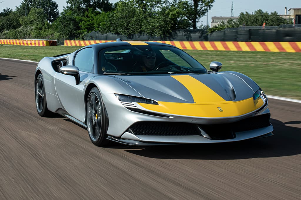 2021 Ferrari SF90 Assetto Fiorano Review - GearOpen.com