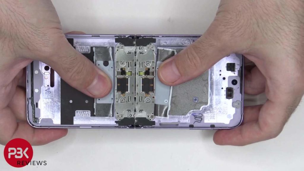 Galaxy Z Flip 3 teardown shows plenty of graphite pads - GearOpen.com