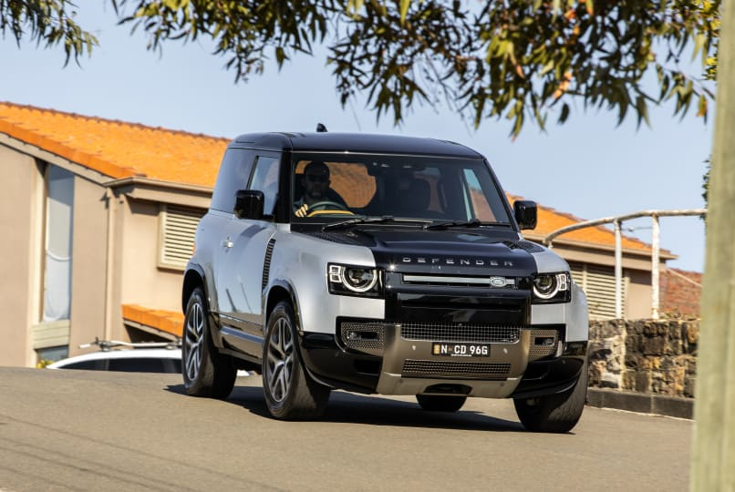 2022 Land Rover Defender 90 P400 X review - GearOpen.com