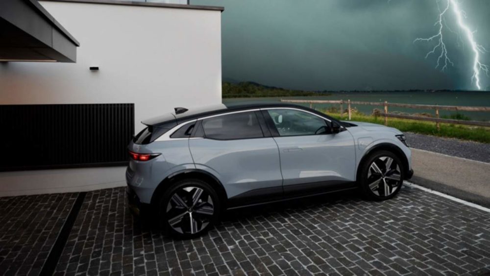 Renault Megane E-Tech electric SUV promises up to 470km range per ...