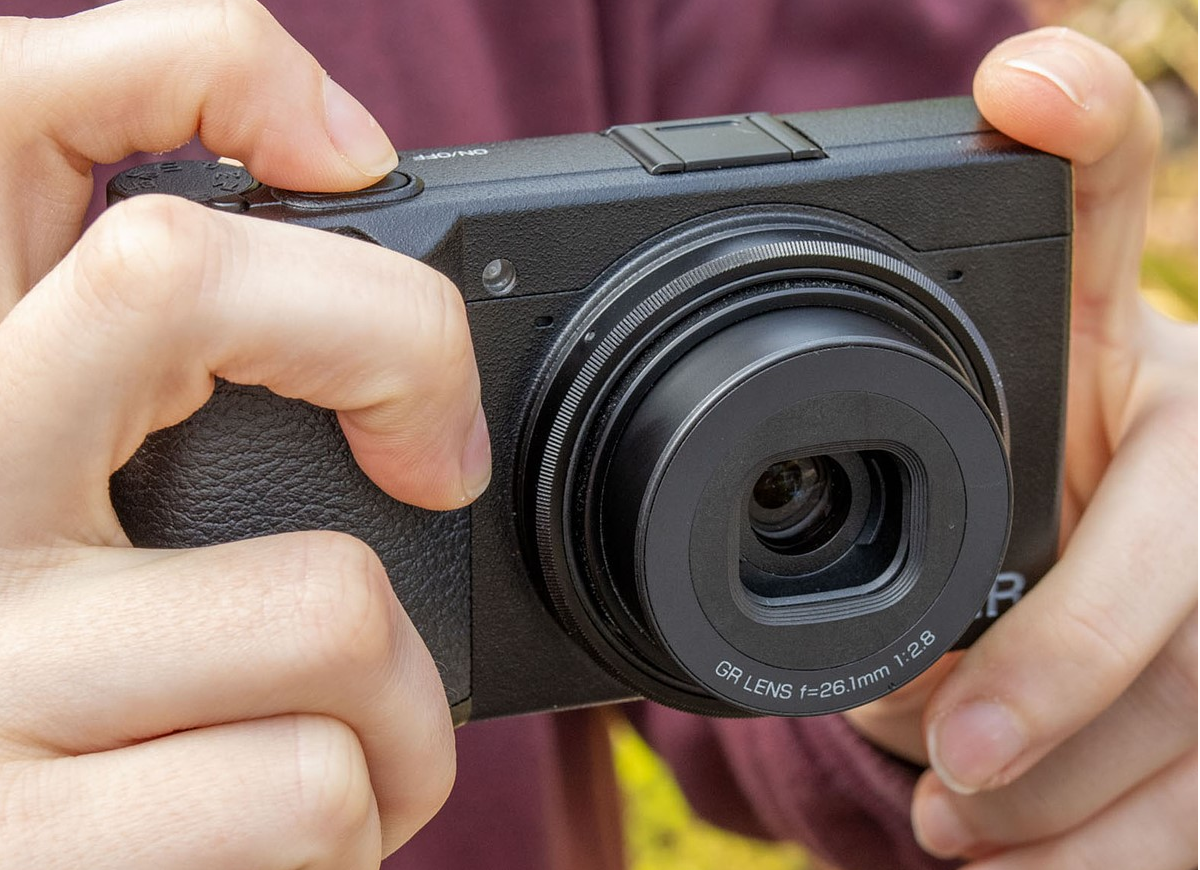 Ricoh GR IIIx Hands-on review - GearOpen.com