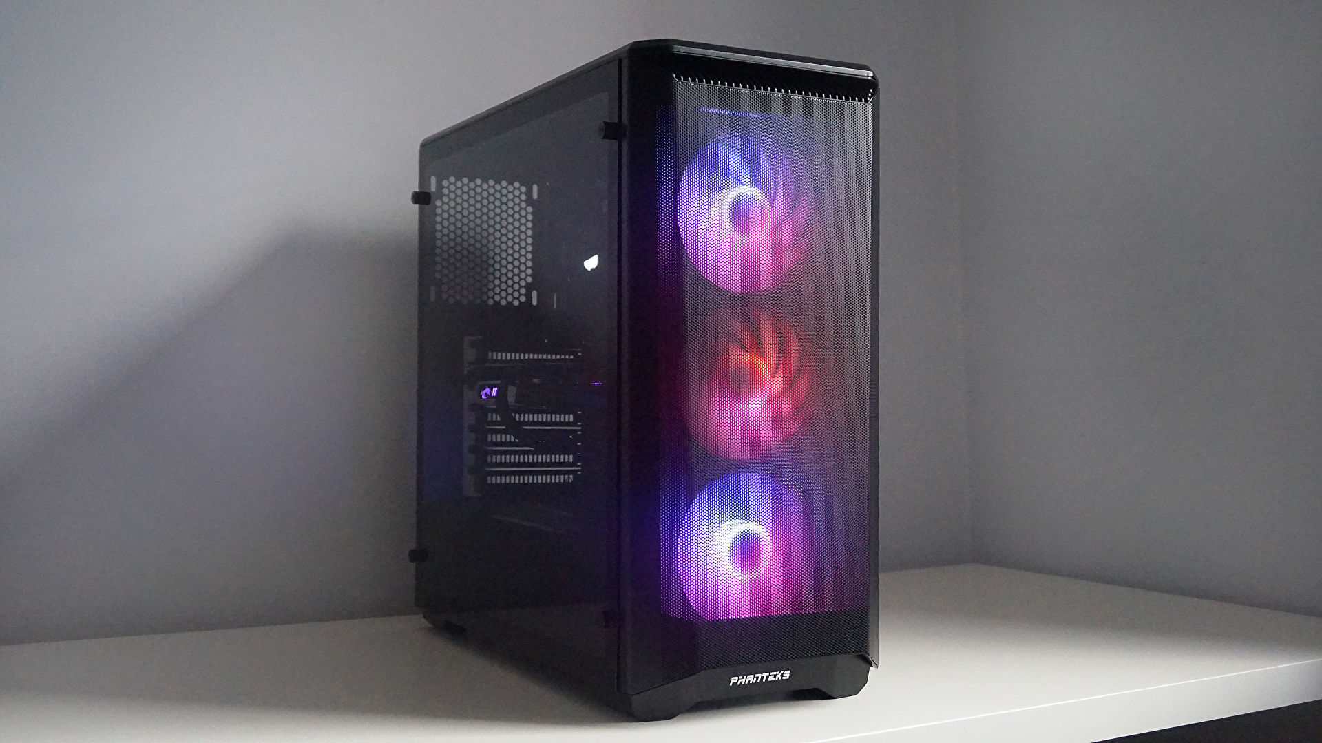 Wired2fire Predator Gaming PC Review - GearOpen.com
