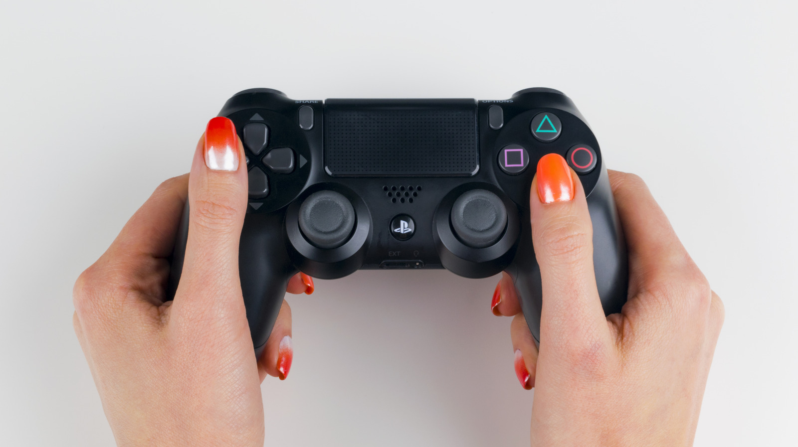How To Safely Clean Your PlayStation 4 DualShock Controllers - GearOpen.com
